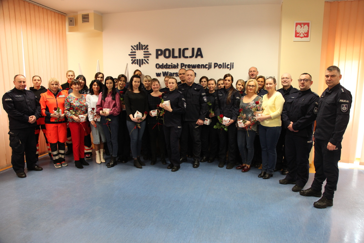 Z okazji Dnia Kobiet w Oddziale Prewencji Policji w Warszawie odbyło ...