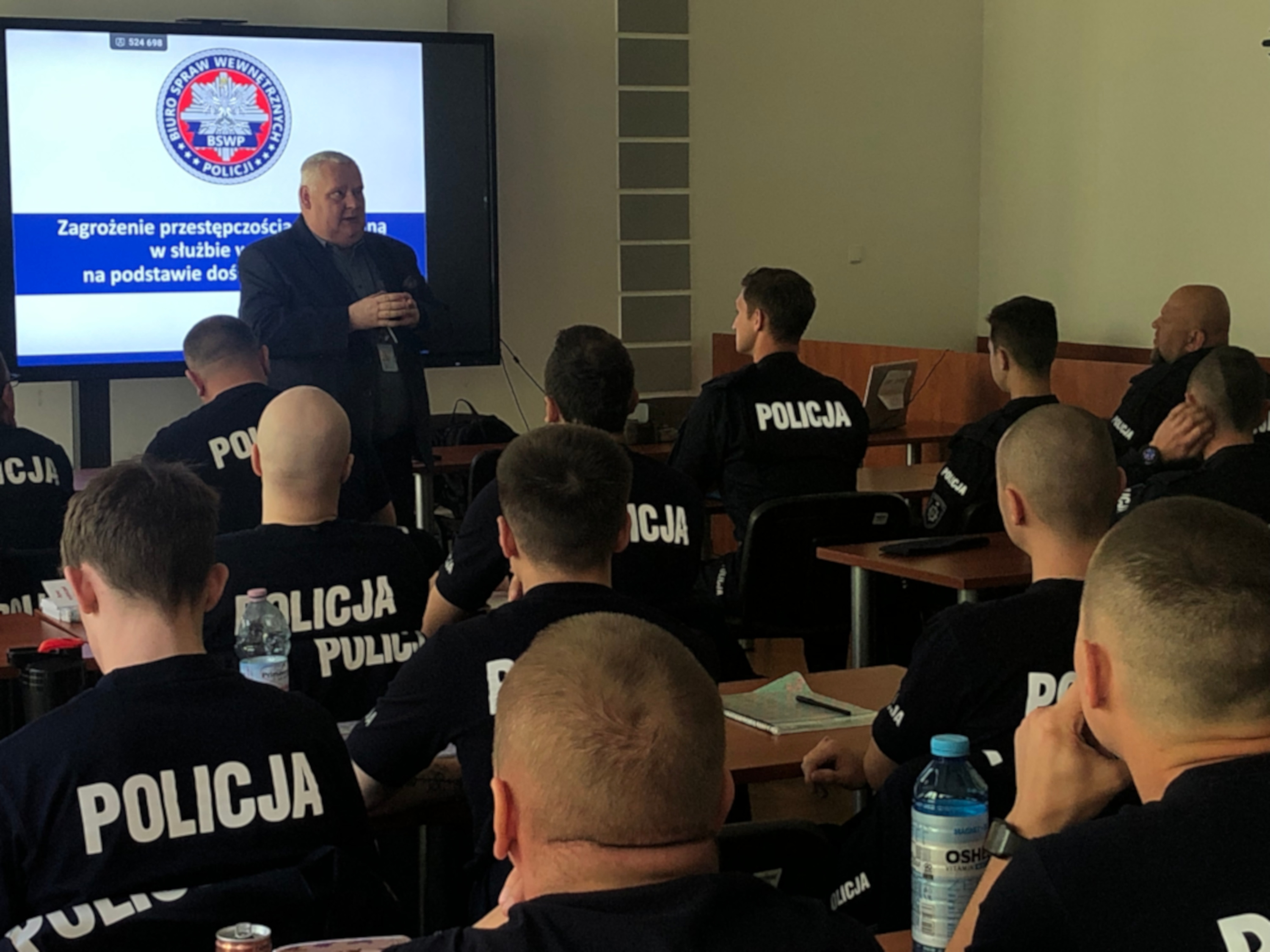 Korupcja – czym jest, jak z nią walczyć? - Aktualności Ośrodek ...